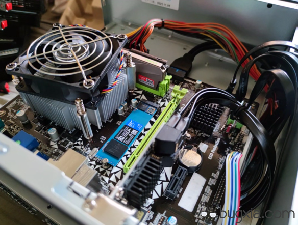 又装了一台NAS | Bug侠